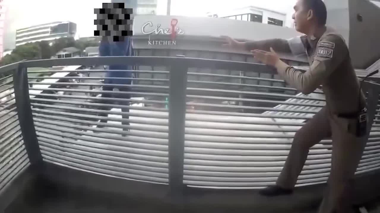 Policeman saves life of distressed man trying to jump off bridge