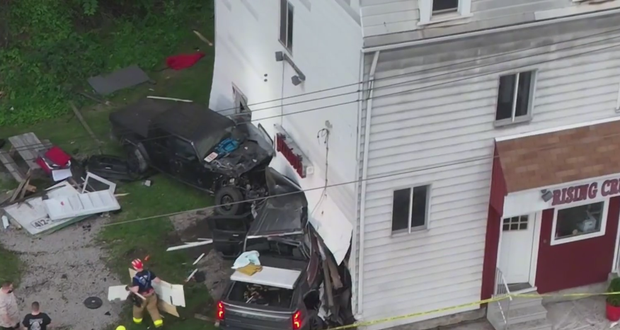 Two vehicles crash into Etna pizza shop