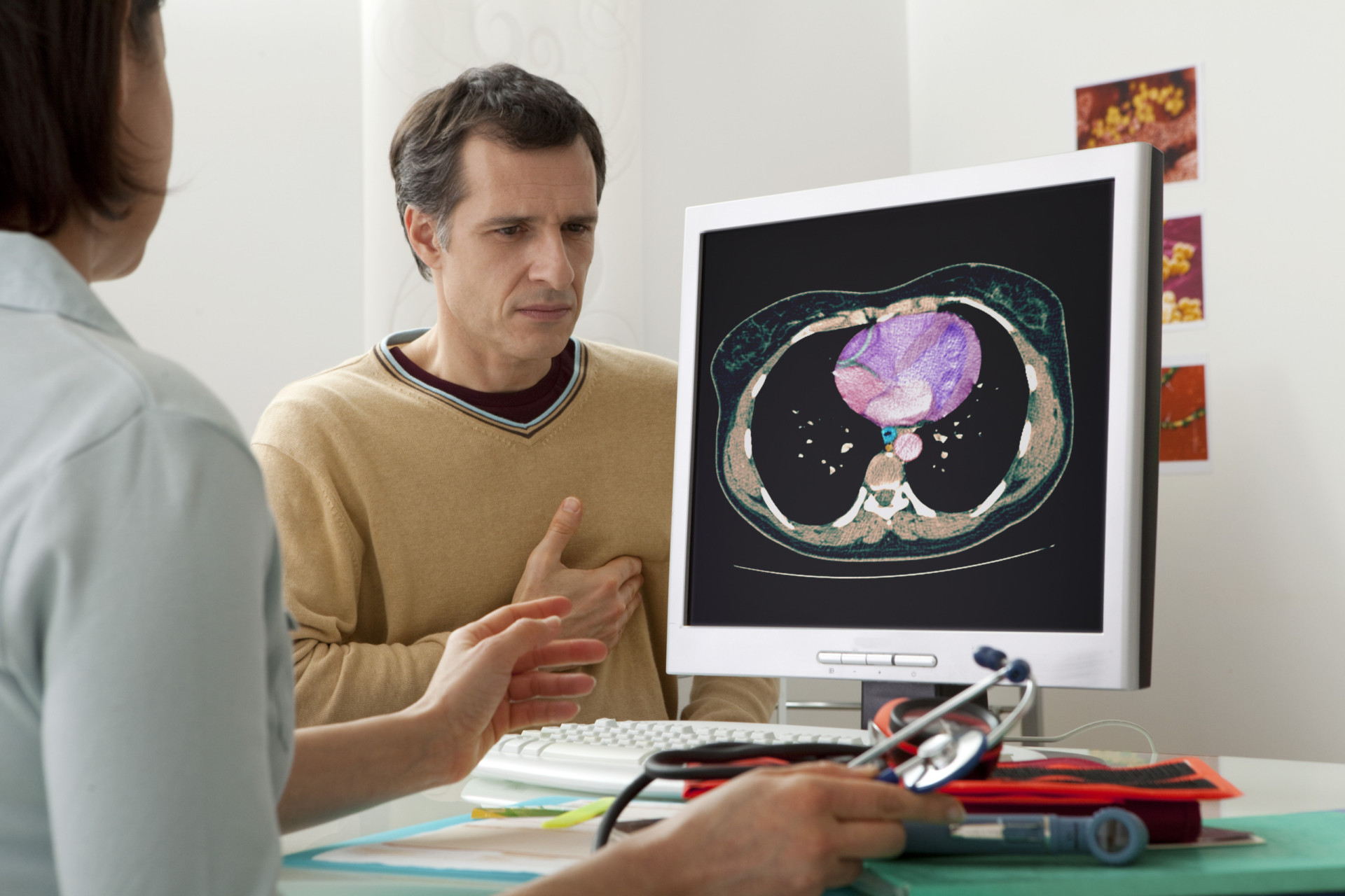What are the warning signs of testicular cancer?