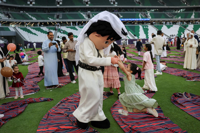 President Sheikh Mohamed calls for peace and prosperity in Eid Al Adha ...