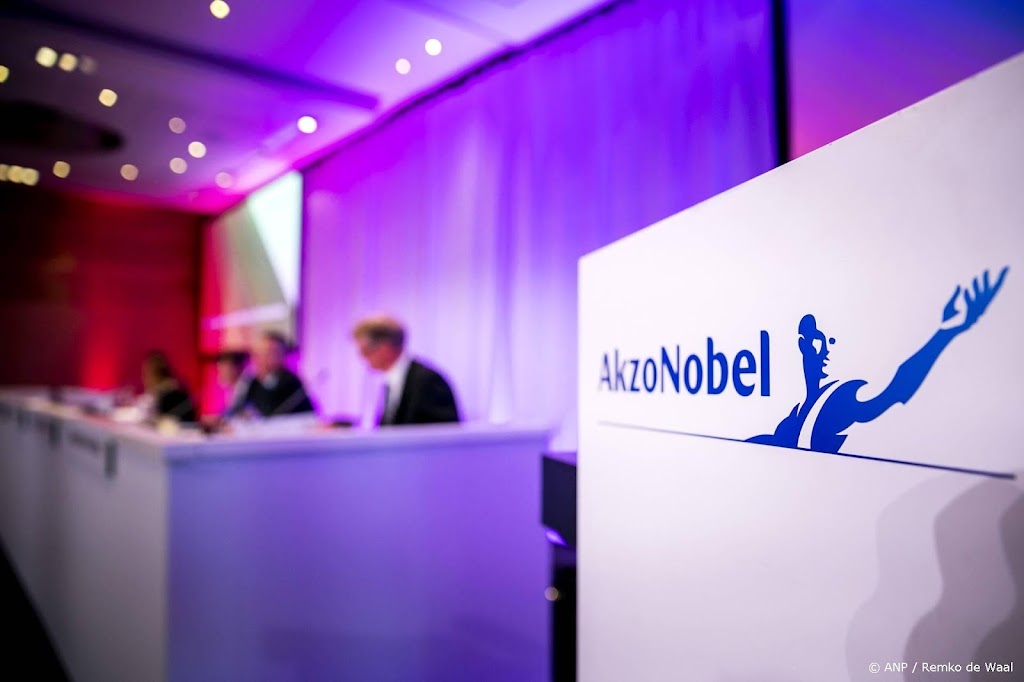 AEX opent met winst, AkzoNobel fors hoger na verwerpen bod