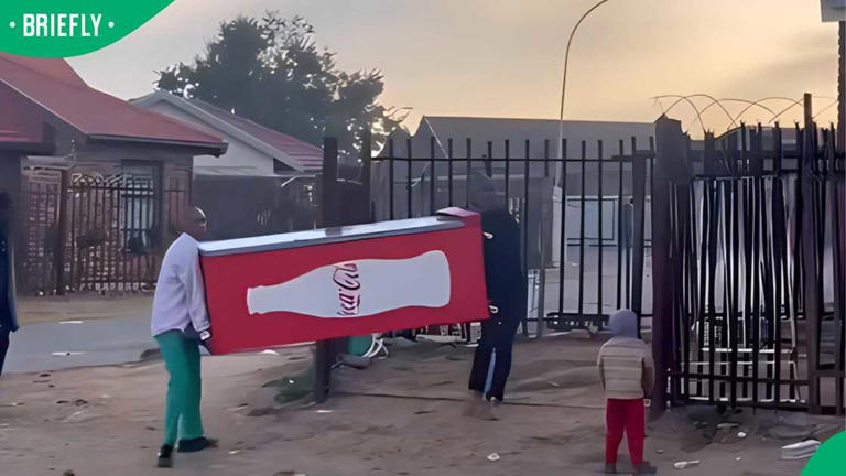 Bloemfontein man caught looting foreign-owned shop on TikTok video ...