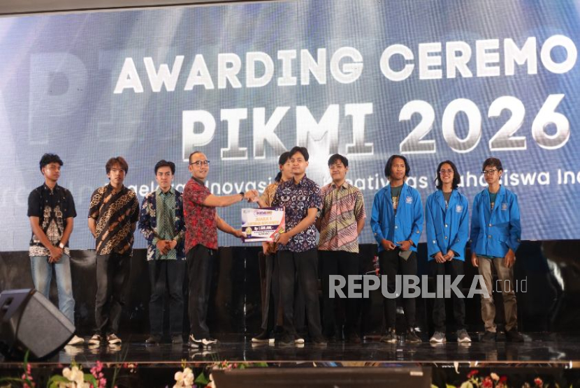 Mahasiswa UBSI raih juara 1 software development di PIKMI 2026