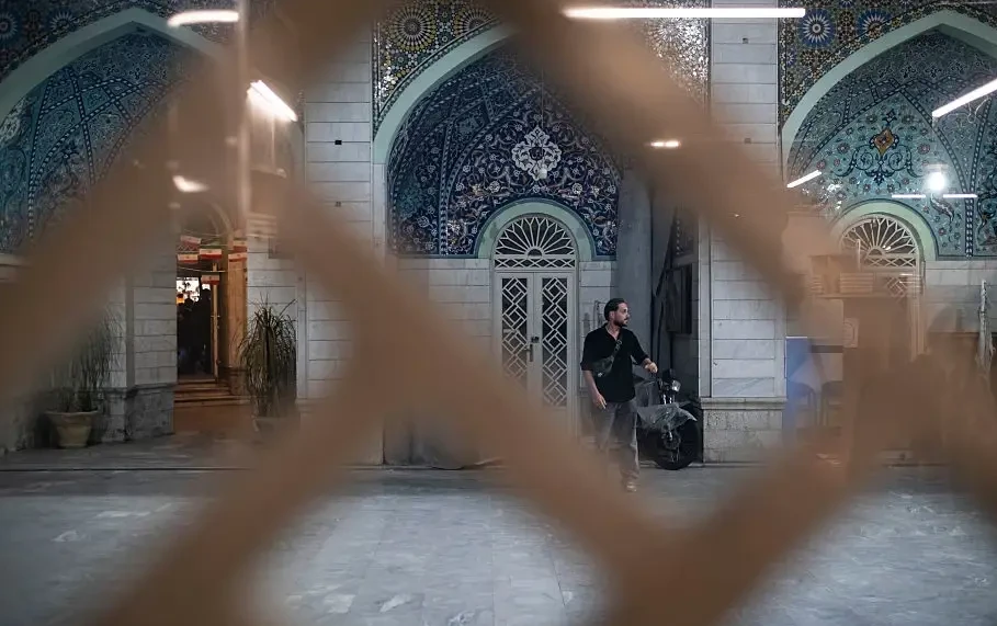 Mosques near White House draw attention over Iran ties