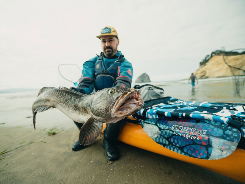 Battling salmon at Buoy 10 on the Columbia River