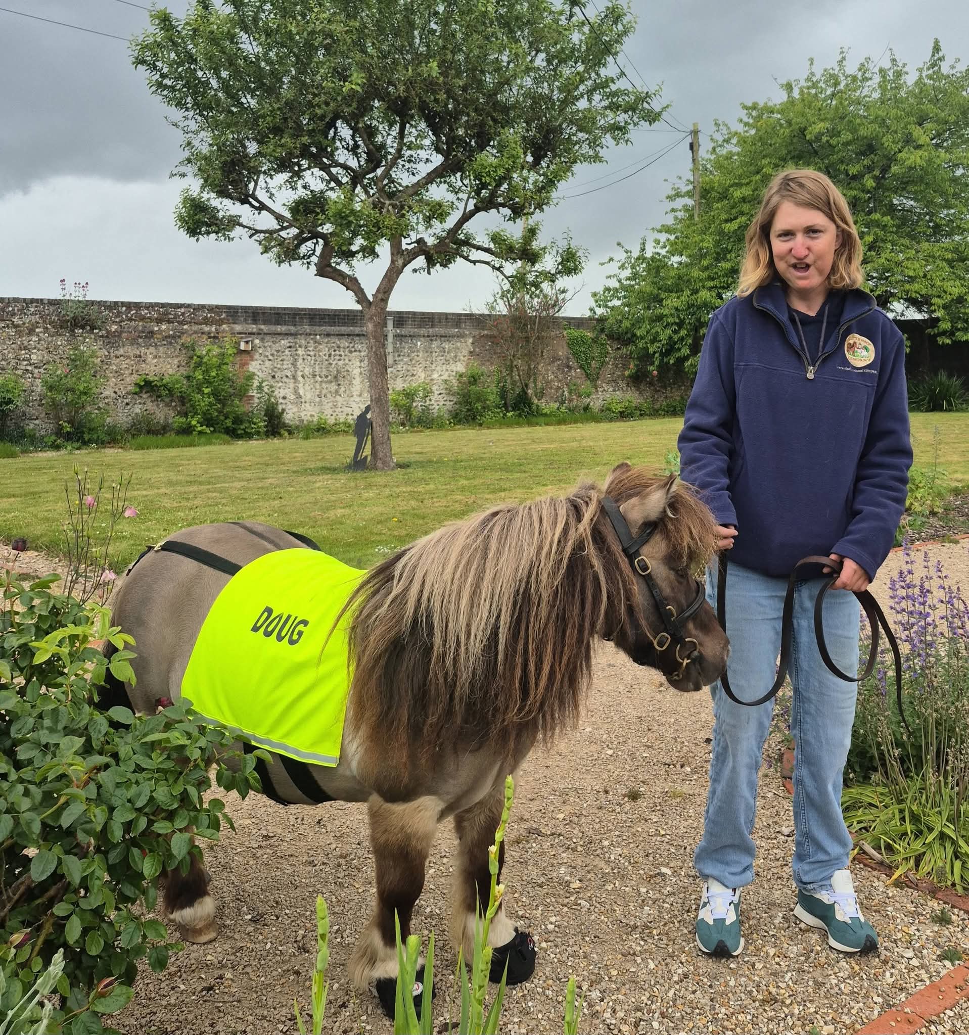 Little Hoof Company visits Chichester care home