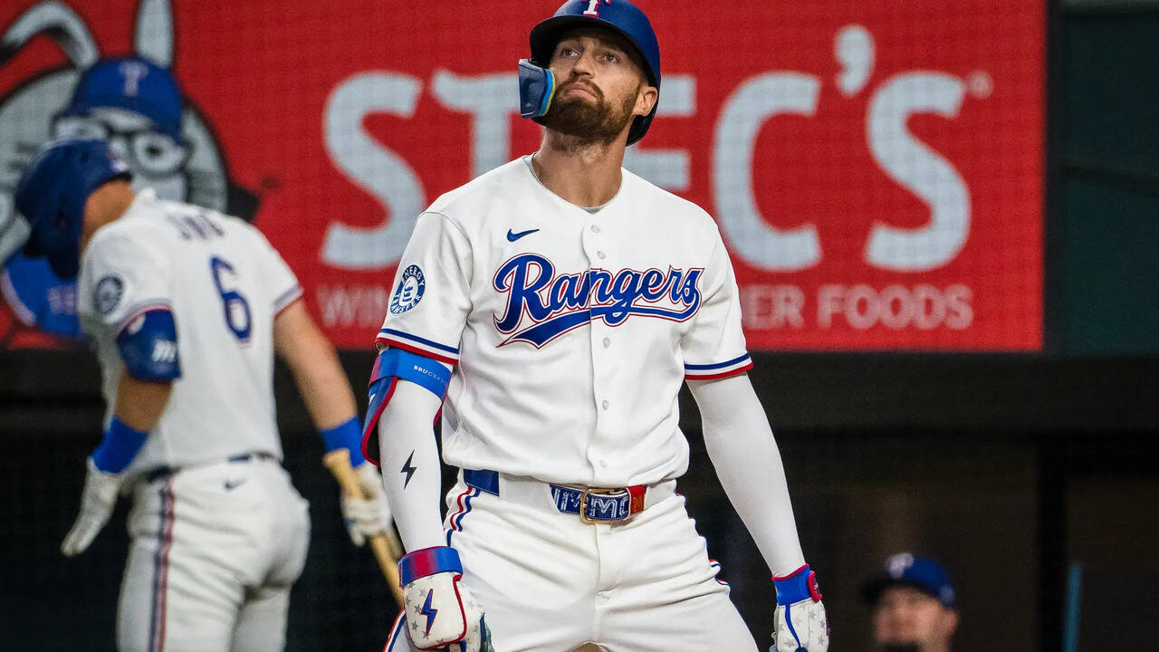 Joc Pederson's three-run homer leads Rangers to 10-7 victory over Astros