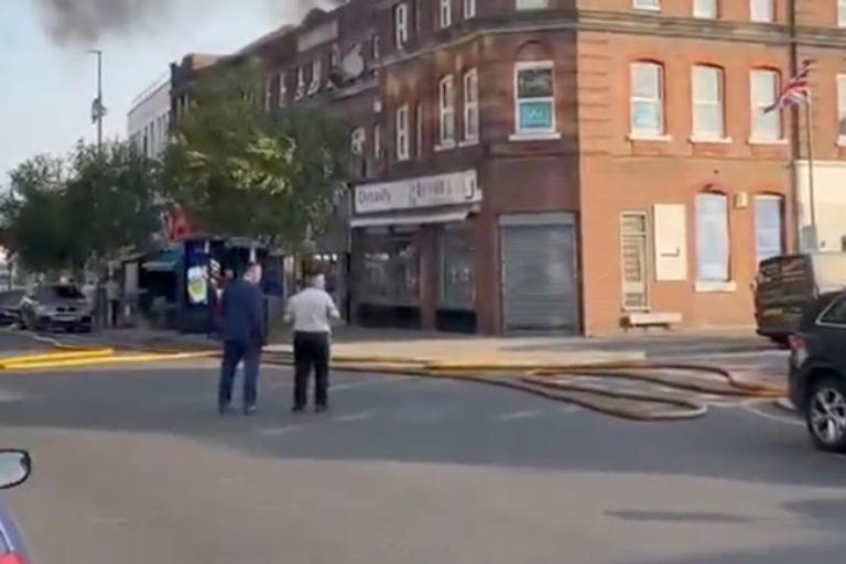 Kosher Kingdom fire as blaze behind Golders Green supermarket tackled ...