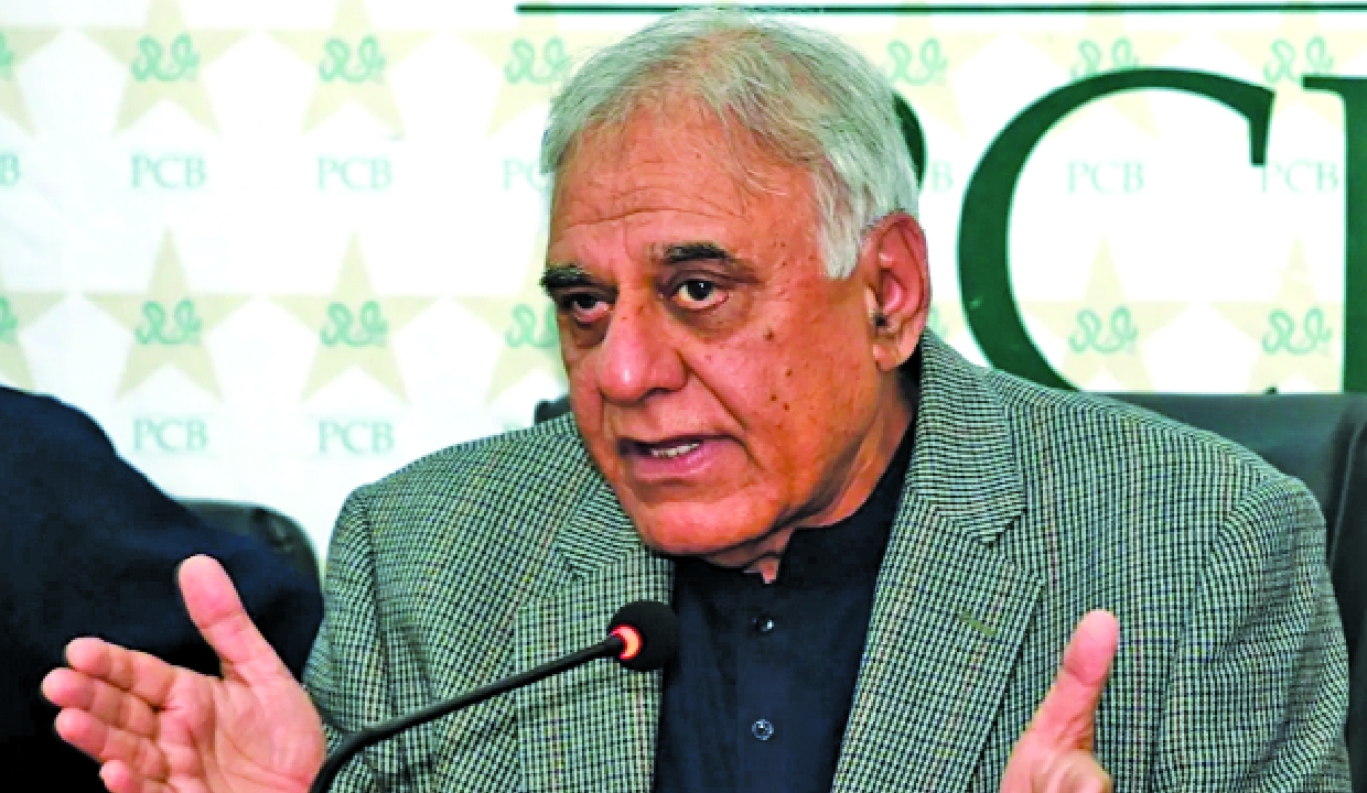 Haroon Rasheed blames admin for Pak's decline