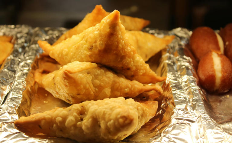 Vada pav, samosa, dosa, idli to cost more at Central Railway stations ...