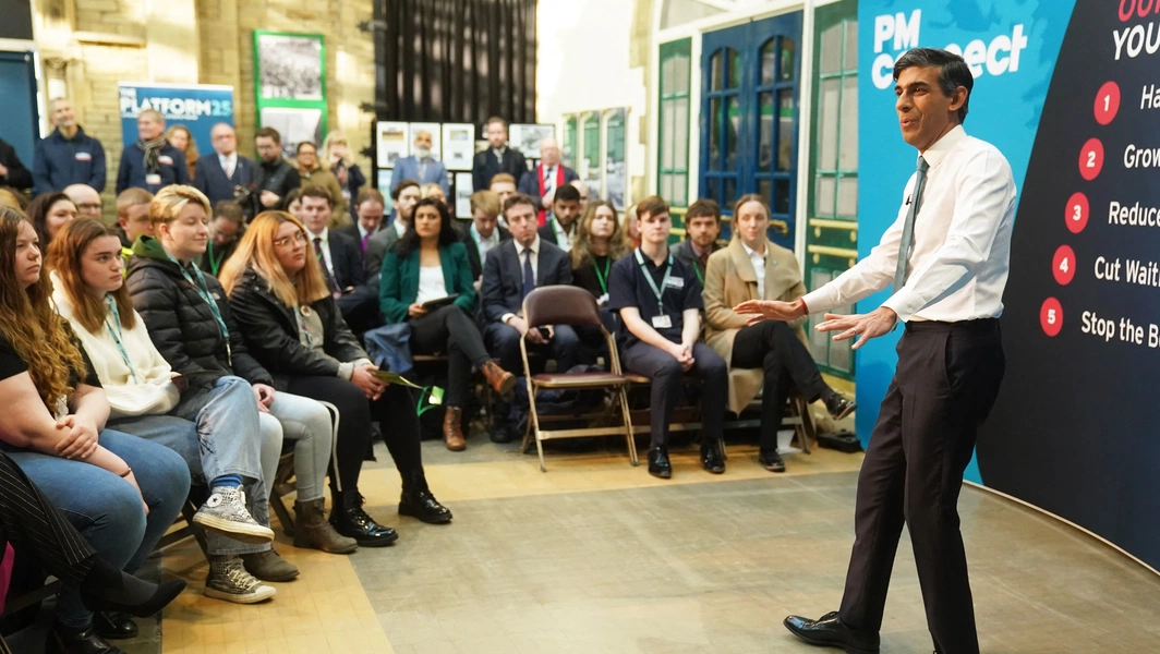Sunak warns 40% of Britons lack basic financial skills