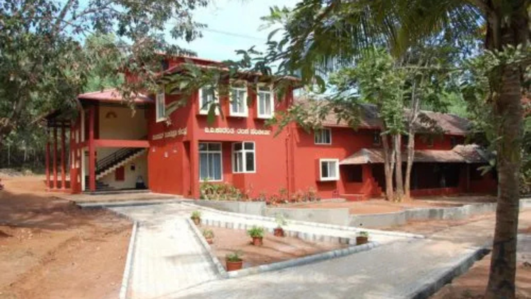 At this village in Karnataka, farmers discuss Shakespeare, Hemingway ...