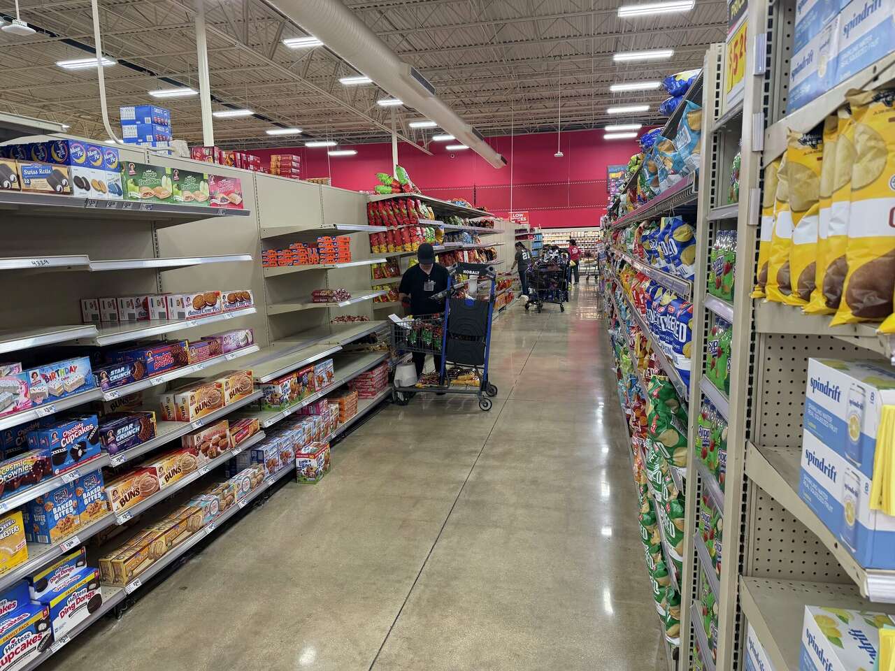 H-E-B shakeup at Olmos store confuses shoppers. What to know
