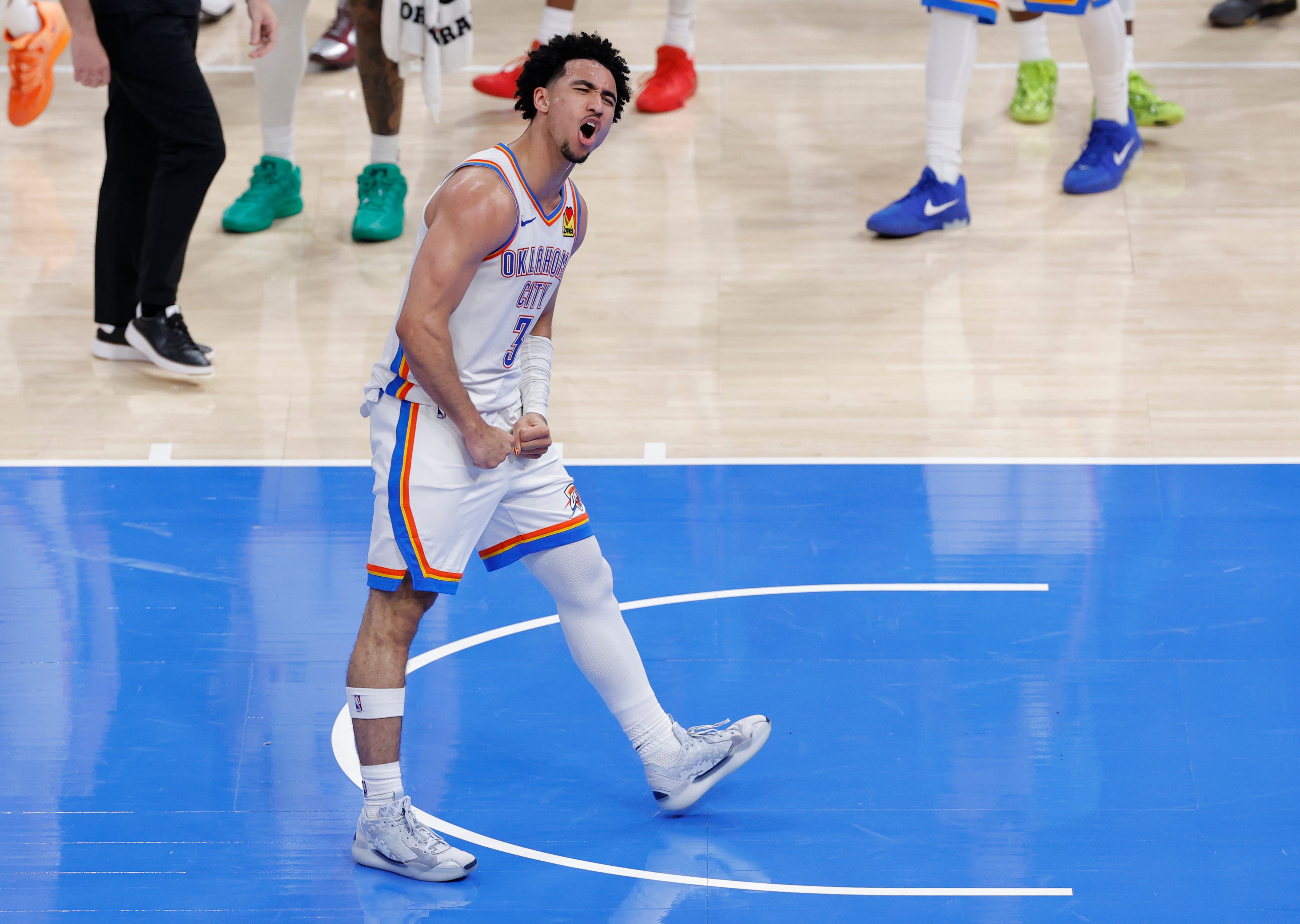 Photos: Best images from Thunder's 127-114 Game 5 win over Spurs