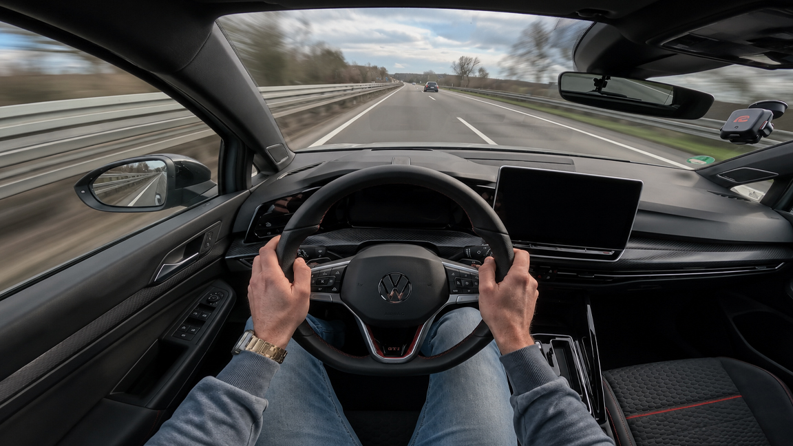 VW Golf GTI Clubsport pulls hard at high speed