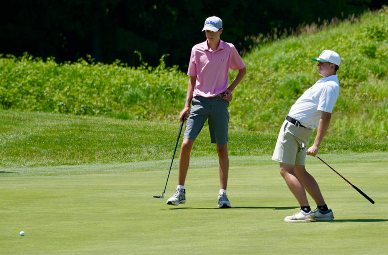 Joe Carey repeats at Section 1 boys golf championship with ease
