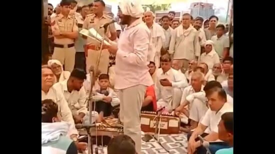 Rohtak: Outraged Hansi villagers corner BJP MLA, video goes viral, MLA ...