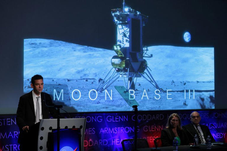 NASA to build 1st permanent human base on moon