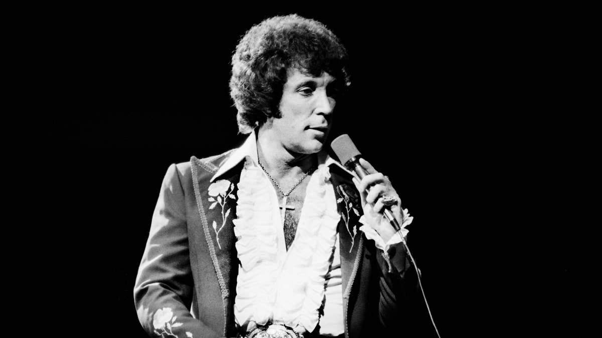 Tom Jones announces 2026 Come Gather Round tour across major US cities
