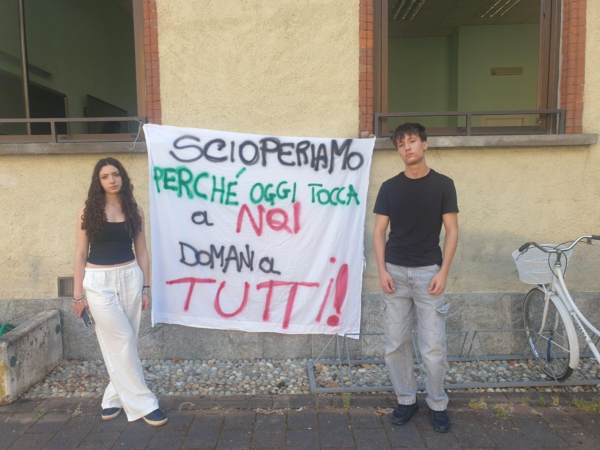 Classi accorpate al Quasimodo. Sciopero a oltranza degli studenti: "Una ...