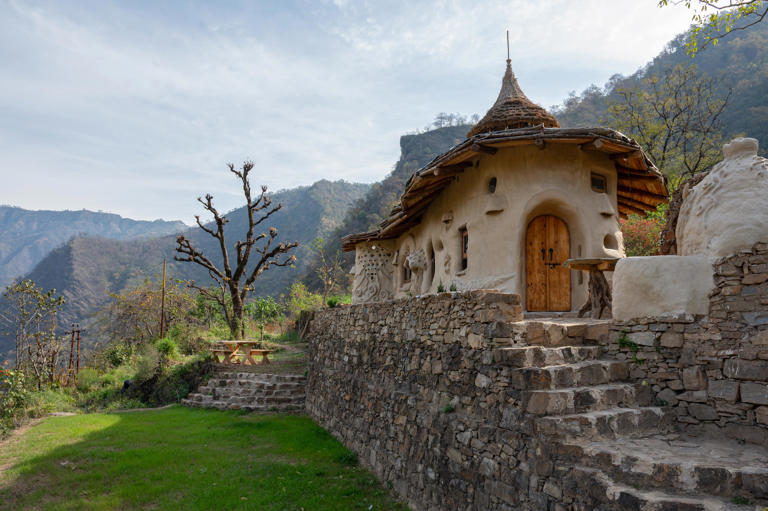 Architect brothers moved to a Himalayan town and built a mud villa by ...