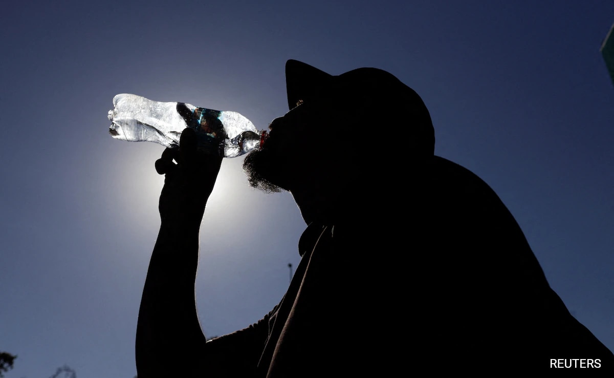 Stay hydrated, avoid stepping out in peak hours: PM Modi amid heatwave