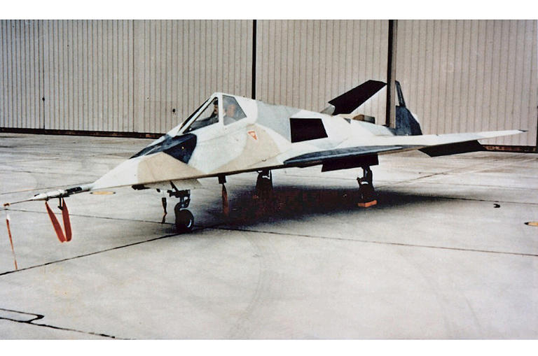 10 avions de guerre secrets de la Guerre froide
