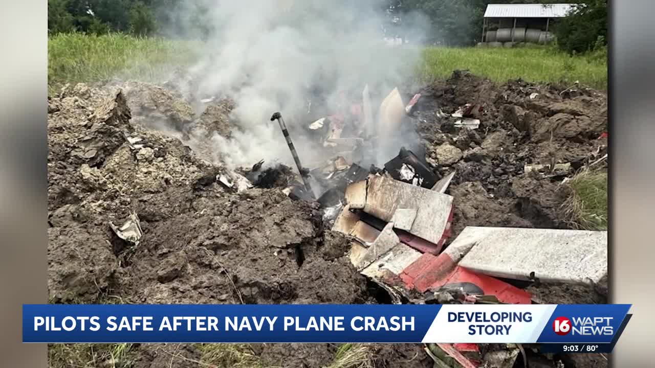 Pilots OK after military jet crashes in Mississippi
