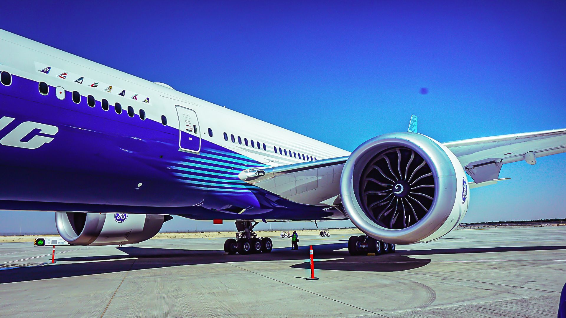 How the world's largest jet engine's 2,400°F combustor fix decides the ...