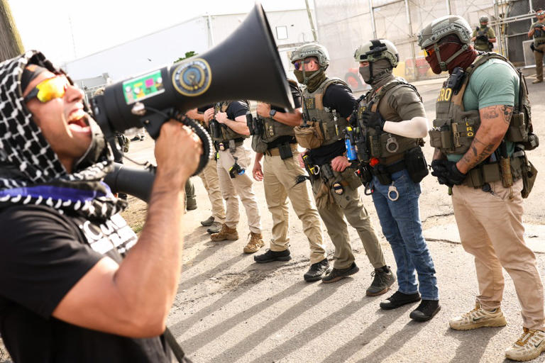 Fox News reporter’s searing response to foul-mouthed anti-ICE protester ...