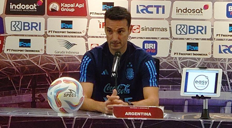 Scaloni tak panik Messi cedera, susun program kerja khusus La Pulga di ...