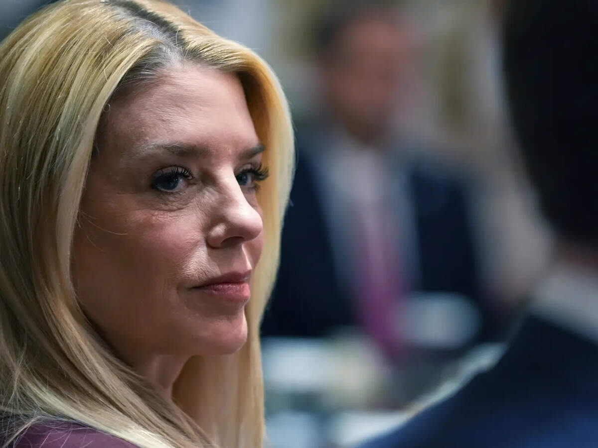 Pam Bondi returns to White House with new role on Trump administration ...