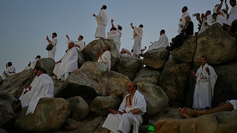 Arabie Saoudite : le Hadj se poursuit à la Mecque malgré la chaleur