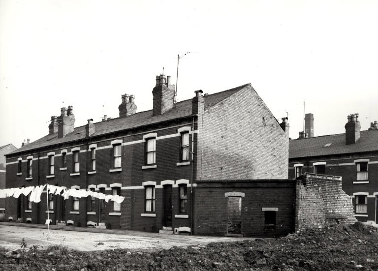 Honourable photos take you back to Holbeck in the 1960s