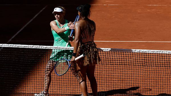 Glitzerkleid und Zeitspiel: Naomi Osakas Verhalten bringt Laura ...