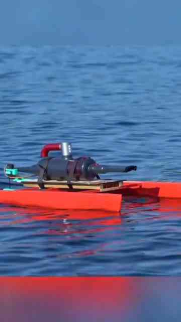 Vacuum powered boat test with a surprising distance run