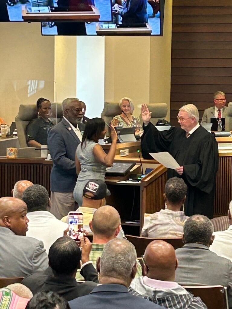 Simi Barnes sworn in to Columbus City Council
