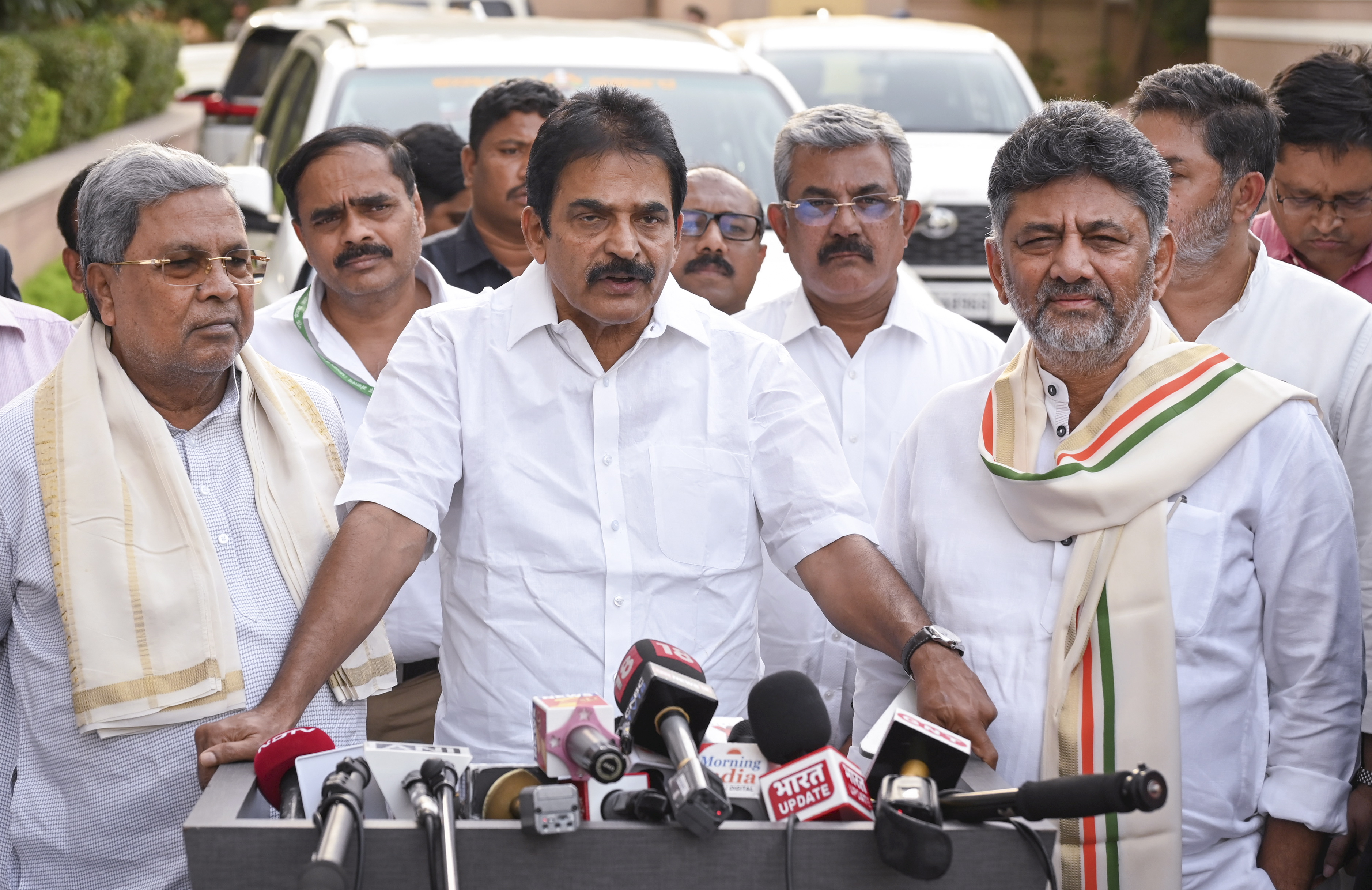 Siddaramaiah to host breakfast for cabinet colleagues on May 28, to ...
