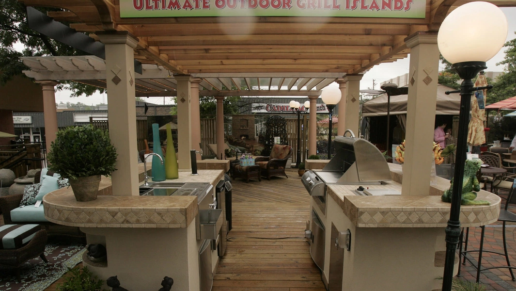 Designers reveal 2026's biggest outdoor kitchen trends