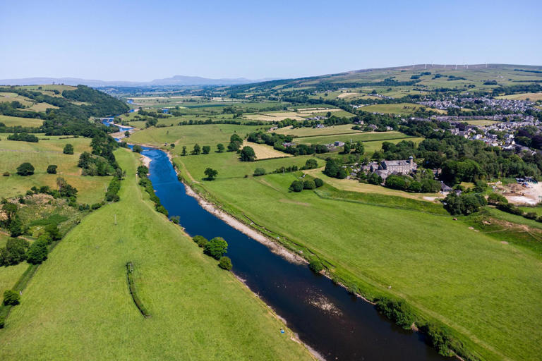 Stunning drone photos show the beautiful Crook o' Lune near Lancaster ...