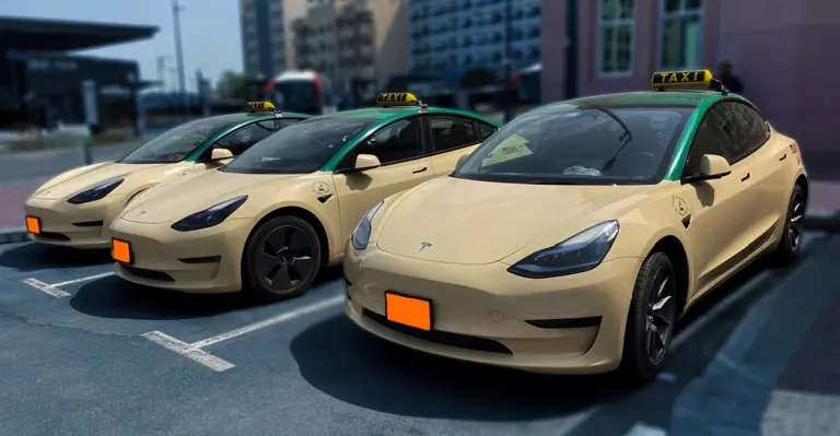 Tesla's robotaxi fleet is shrinking, not growing: The gap with Waymo is ...
