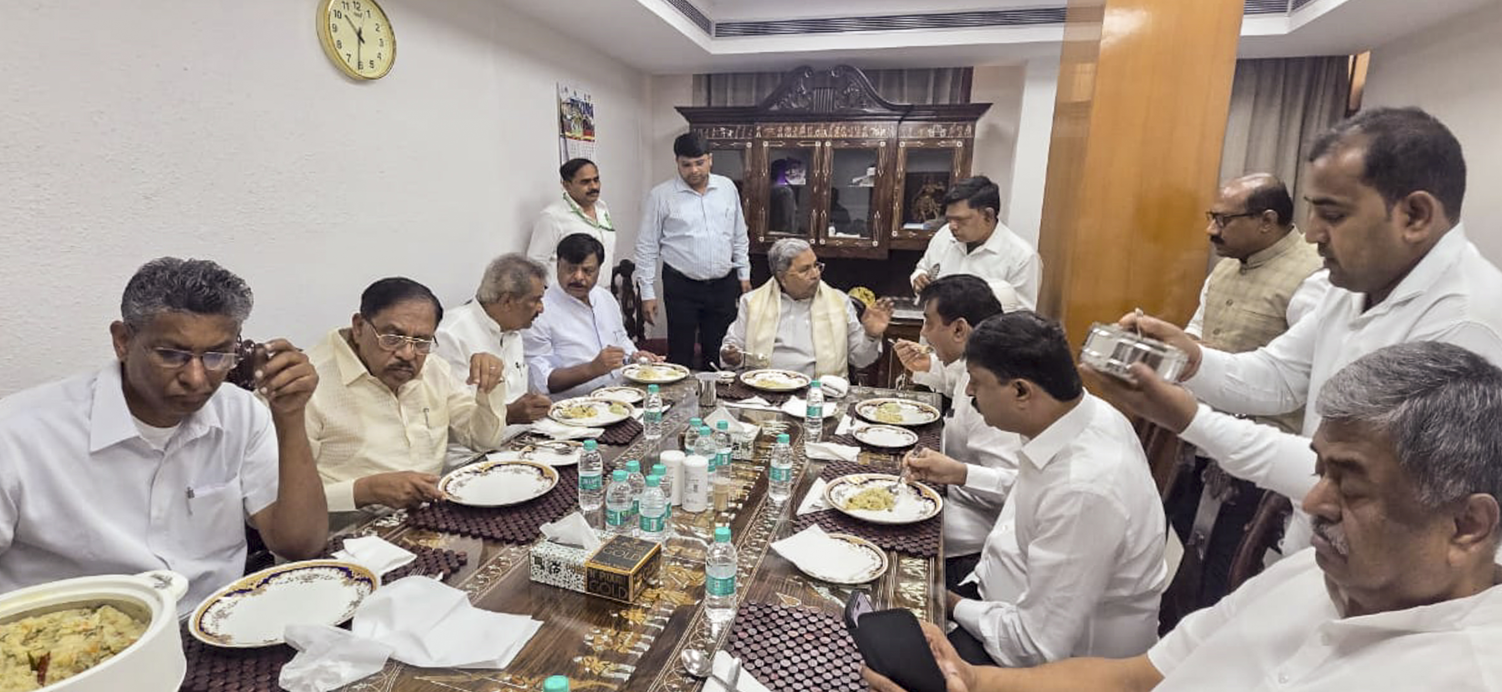 Siddaramaiah to host breakfast for cabinet colleagues on May 28, to ...