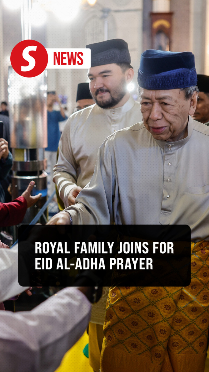 Sultan of Selangor performs Eid al-Adha prayer with 15,000 congregants