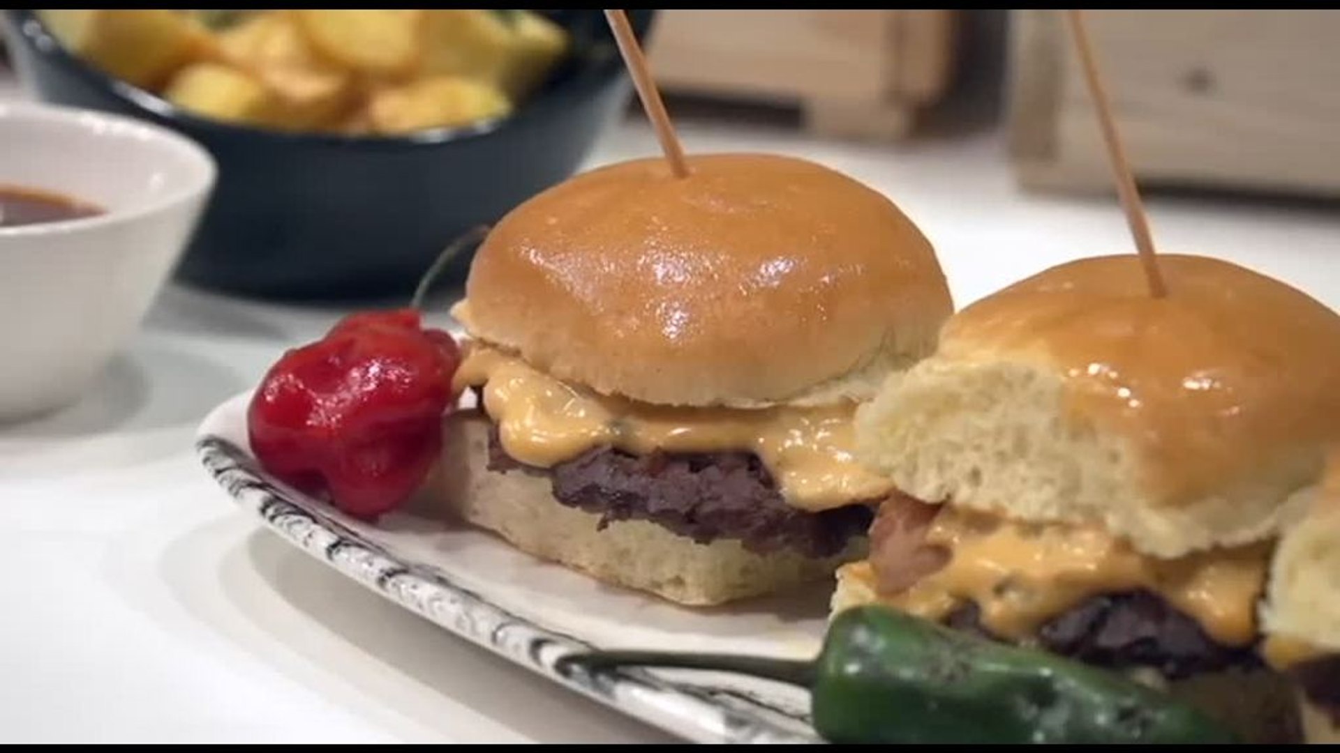 Giornata dell'hamburger: da chef Ferrarini mini guida a smash burger