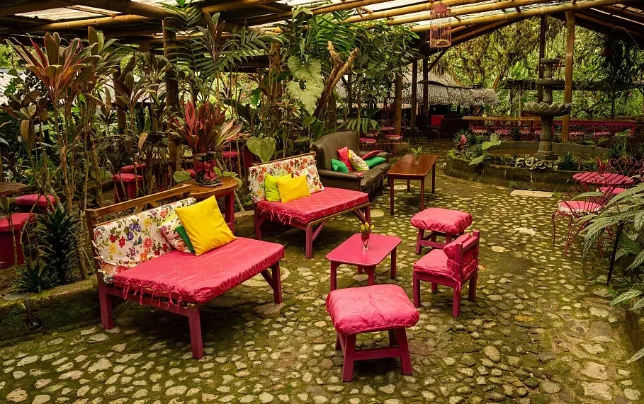 Eco‑luxury resorts embrace sustainability in travel shift