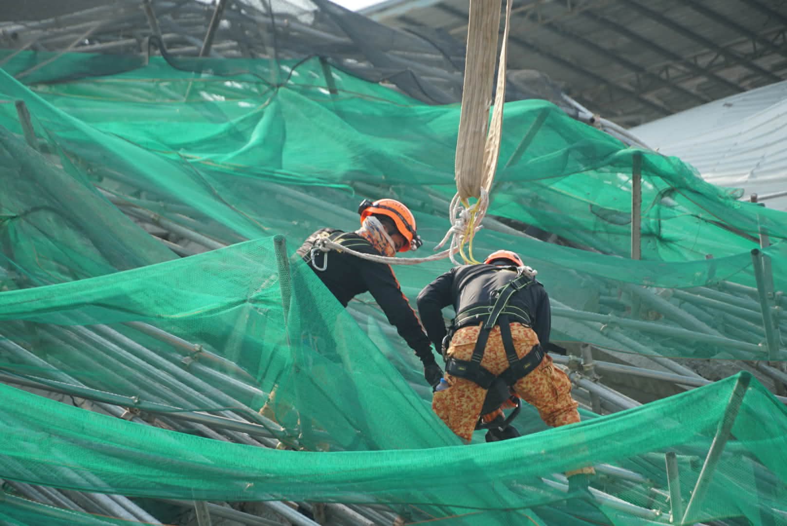 5th body retrieved from Angeles site after 11-hour extraction