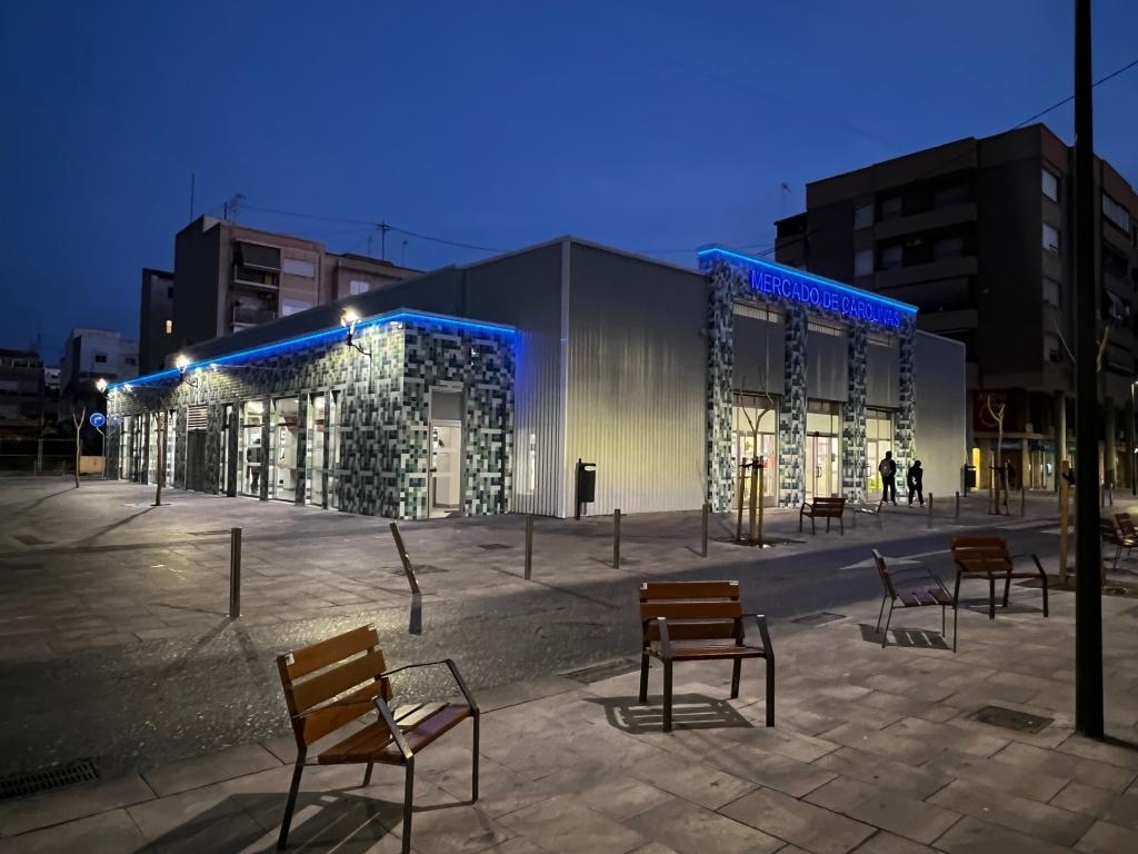 Vecinos del Pla de Alicante apremian a reparar las goteras del Mercado ...