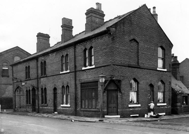 Honourable photos take you back to Holbeck in the 1960s