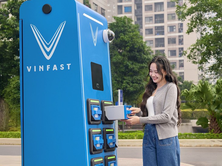 V-Green, VNPT hợp tác mở rộng trạm sạc và tủ đổi pin xe điện