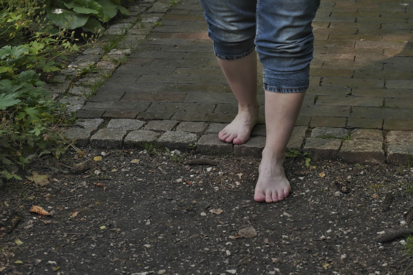 Grounding (earthing): Does walking barefoot actually reduce inflammation?